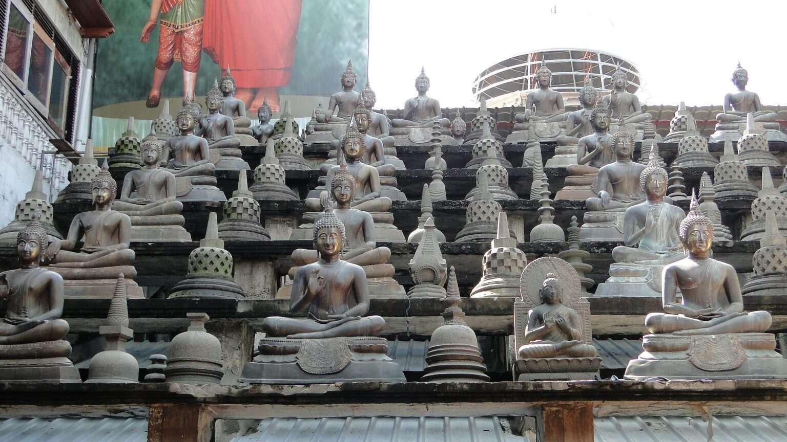 Gangaramaya Temple: Iconic Buddhist Landmark in Colombo
