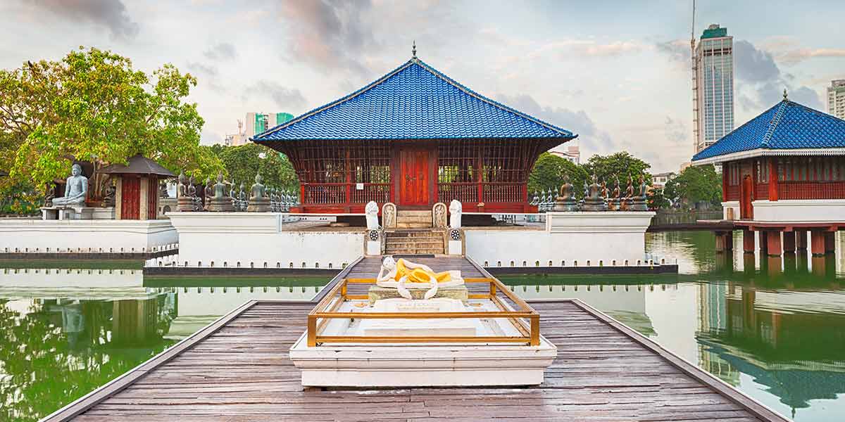 Gangaramaya Temple: Iconic Buddhist Landmark in Colombo